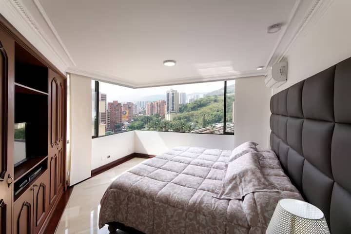 Upper-floor Gem | Stunning City Views - Cali