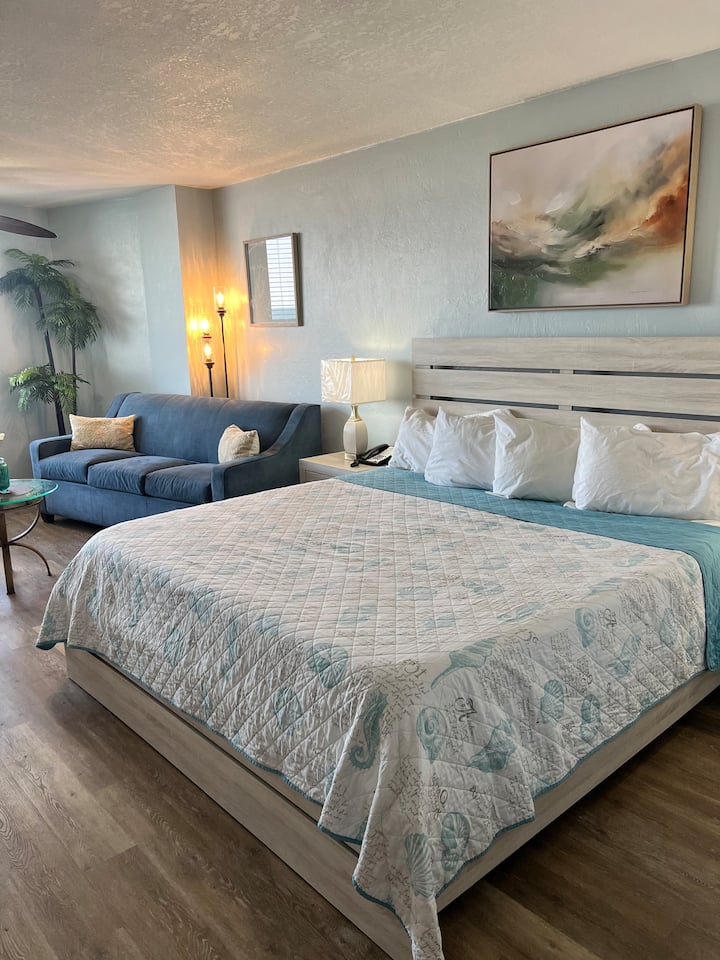 Incredible Ocean View Condo On The Beach - Daytona Beach, FL