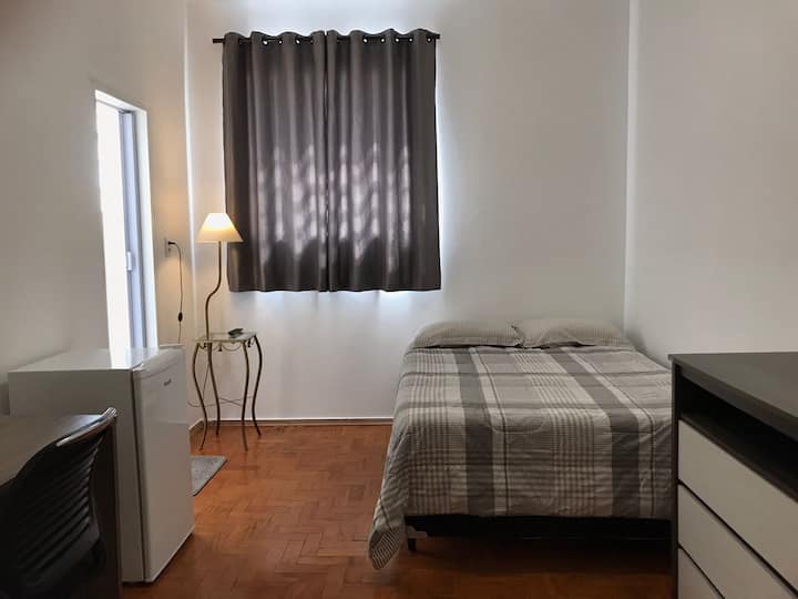 Quarto Mobiliado No Centro De Varginha-mg - Varginha