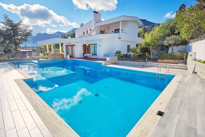 Grande Villa Con Splendida Piscina Vista Mare - Altavilla Milicia