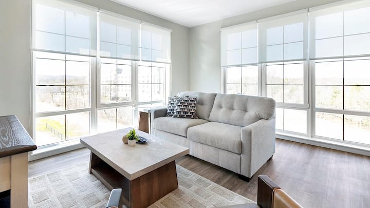 Landing | Modern 2bd, Gym, Game Room - New Haven, CT
