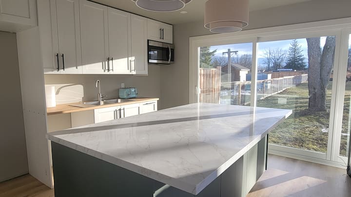 The North Ward Nest | Private Garden Guesthouse - 오릴리아