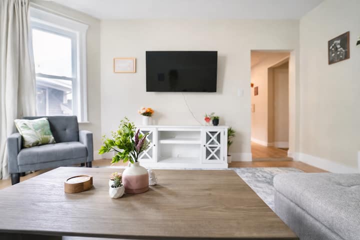 Spacious 4br/2ba Parking Assembly Boston Train - Somerville, MA