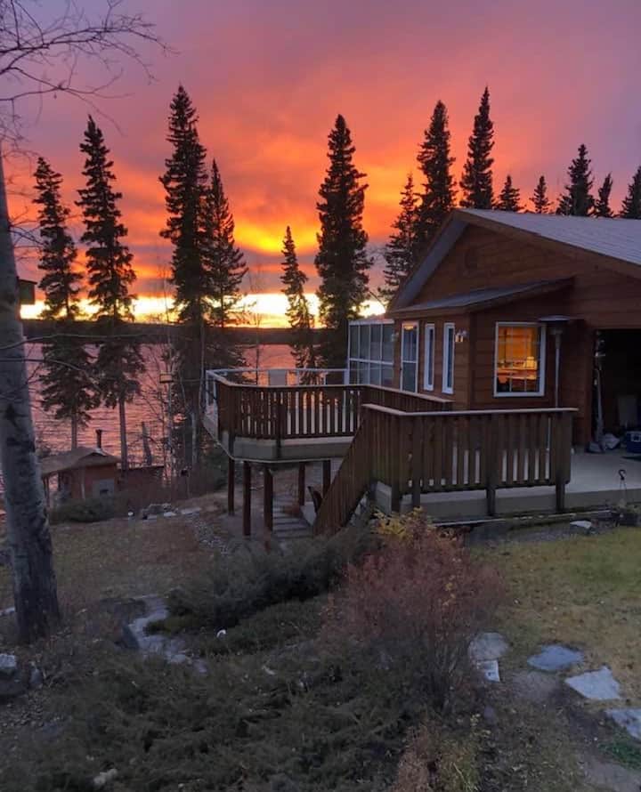 Cozy Nest Lakeside Bnb - Watson Lake