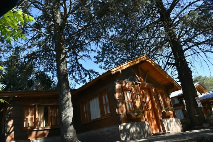 Cabañas Las Cañitas - La Falda