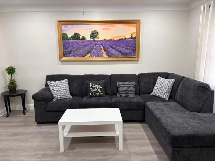 Amazing House Walking To Niagara Falls In Canada - Niagara Falls