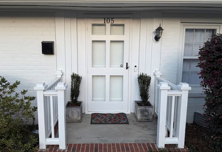 Village Cozy Retreat - Raleigh, NC