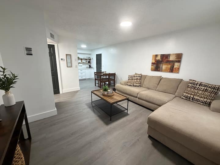 Cozy Stay Near Usf & Busch Gardens – Unit B - Tampa