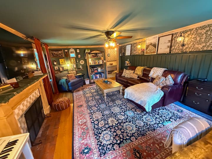 Country Club Plaza Treehouse - Walkable To Nelson - Kansas City, MO