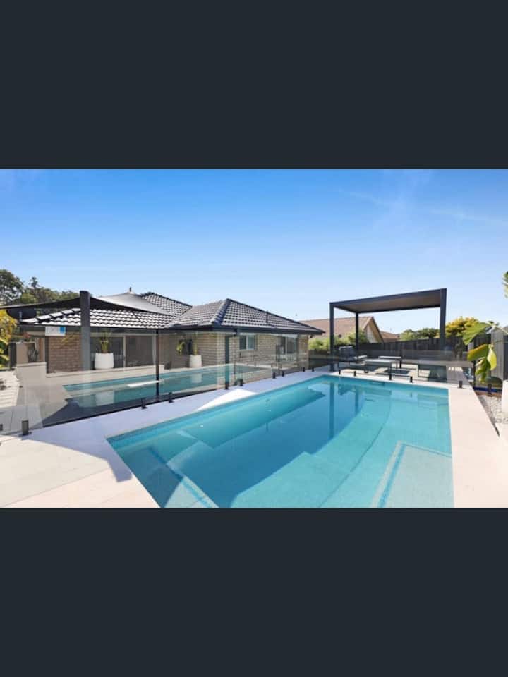 Dream World & Close To The Gold Coast Theme Parks - Dreamworld, Coomera