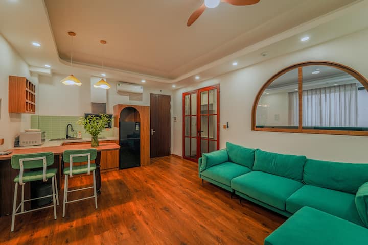 Căn Hộ 1 Phòng Ngủ Quyến Rũ Trung Tâm Tây Hồ 55m2 - Vietnam