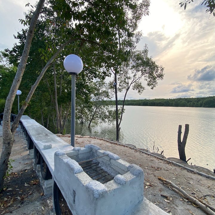 Riverside Homestay Kuala Pontian Rompin - Bed 2q2s - Kuala Rompin