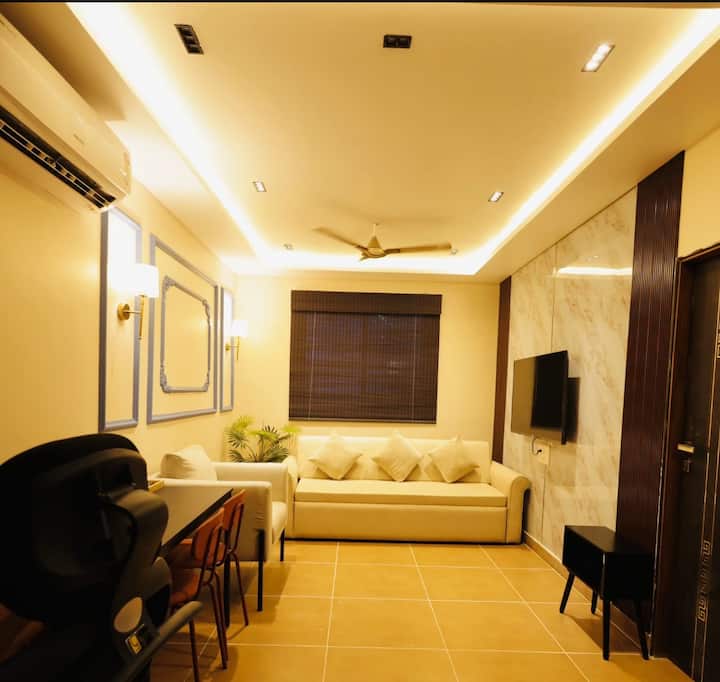 Cozy & Affordable 1bhk/ Hill Road, Bandrawest - Mumbai