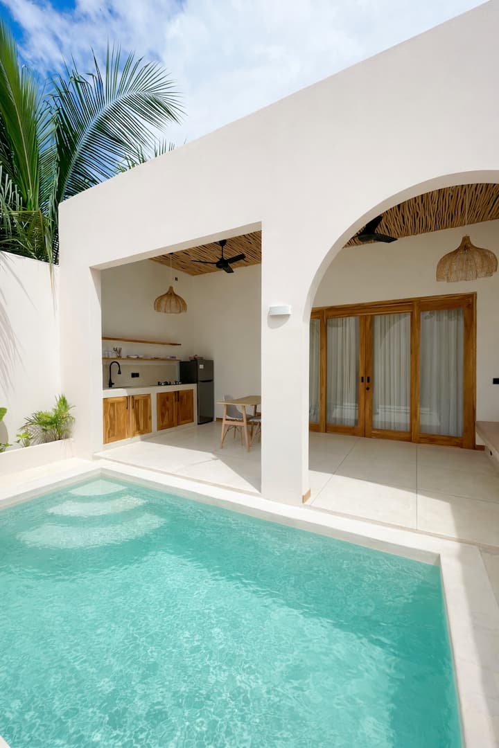 Villa Somnis · Stylish Private Pool In Kuta Lombok - Indonésie