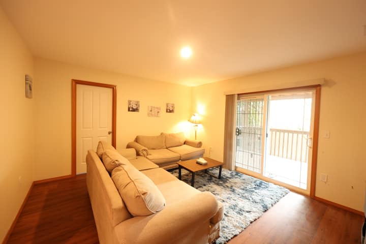 Spacious & Cozy Full House Near The Train Station - Seattle, WA