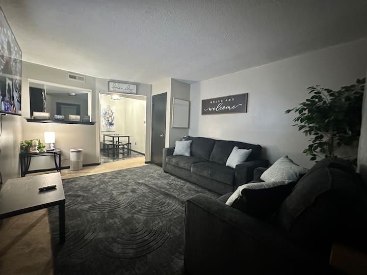 Heying Essentials - Columbia, MO