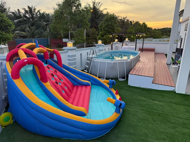 Happy Villa｜整间半独立别墅 自带泳池+充气城堡｜星期五至日 - Muar