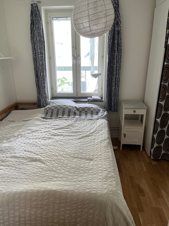Ljus Och Högt Belägen Lägenhet I Mysiga Kvarter - Stockholm