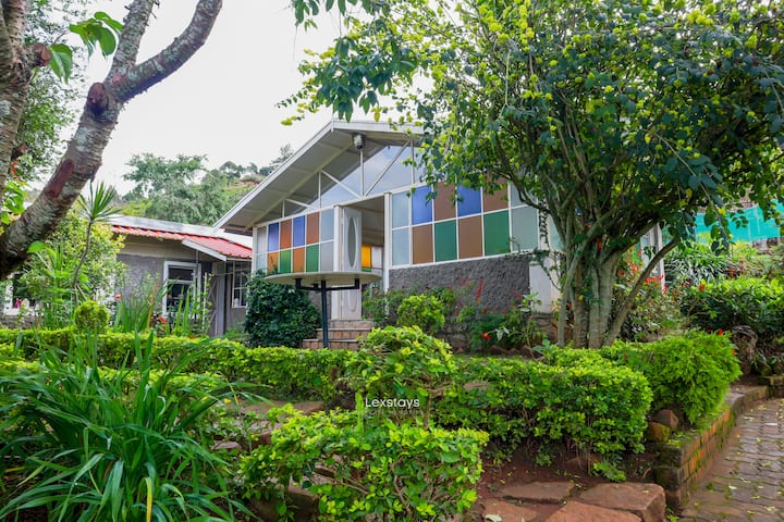 Pet Friendly Hillside Chalet With Garden And Lawn - Coonoor