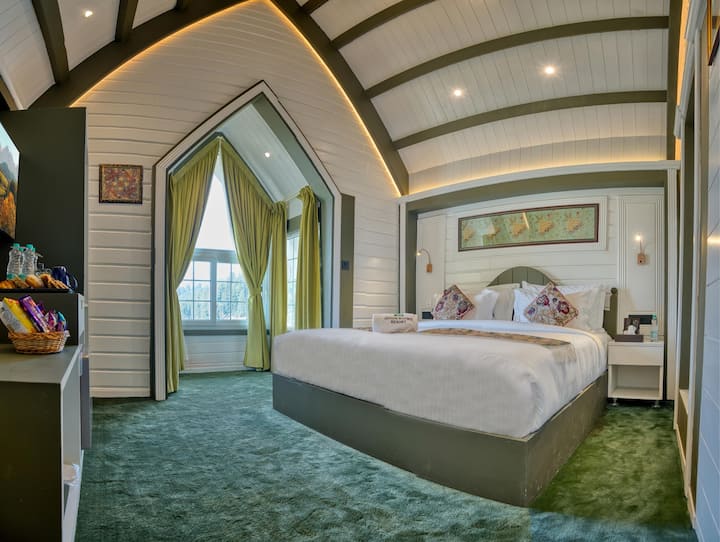 Heated Villa W/ Mountain Views & Home Meals - Gulmarg