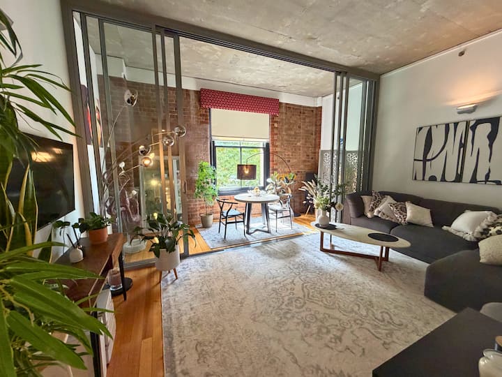 Converted 1-bed Warehouse Loft In Pyrmont - Australia