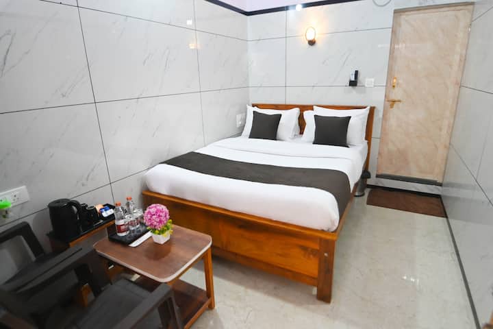 Cr7 Stay: Deluxe Ac Queen Room - Murdeshwar