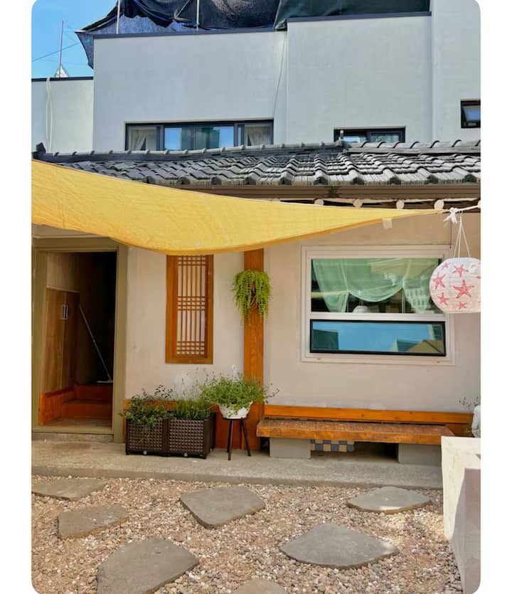 도심속 마당을품은 단독주택 - Daegu