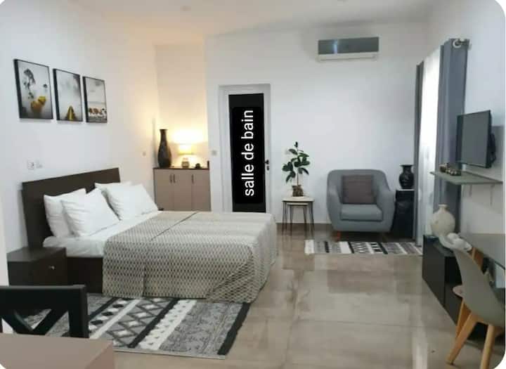 Charmant Studio Indépendant Riviera 4 - Abidjan