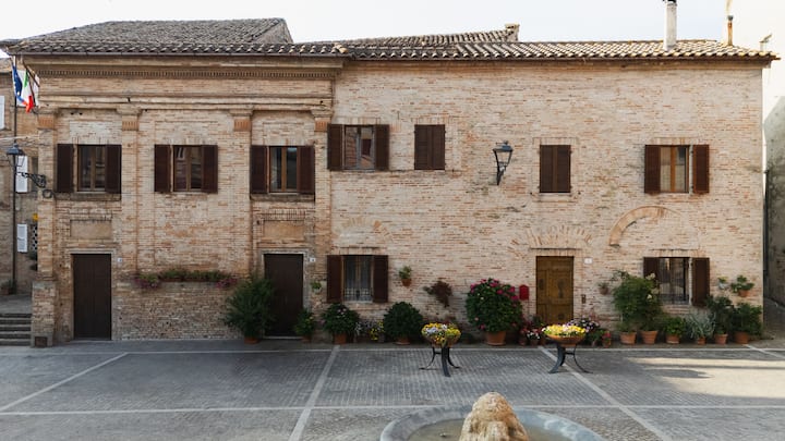 Casa Montefiori | La Casa In Piazza - Cupra Marittima