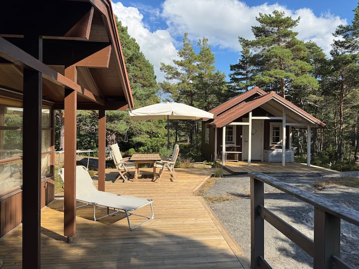 Sjarmerende Furuhytte Nær Sjøen - Strömstad