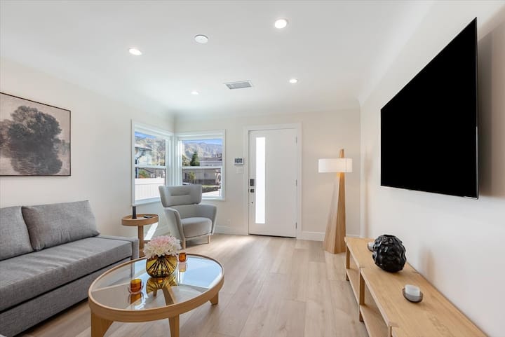 Stylish Burbank Retreat | Private Yard + Parking - Burbank, CA