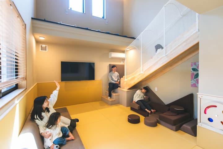 （Room1）道後温泉本館2分｜子連れ歓迎＆全室畳の貸切温泉付きファミリー一軒家 - Matsuyama