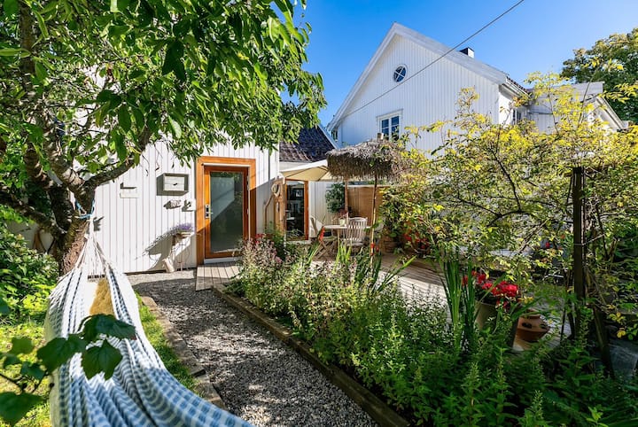 Shipper Hus Med Idyllisk Hage. Midt I Son Sentrum. - Moss