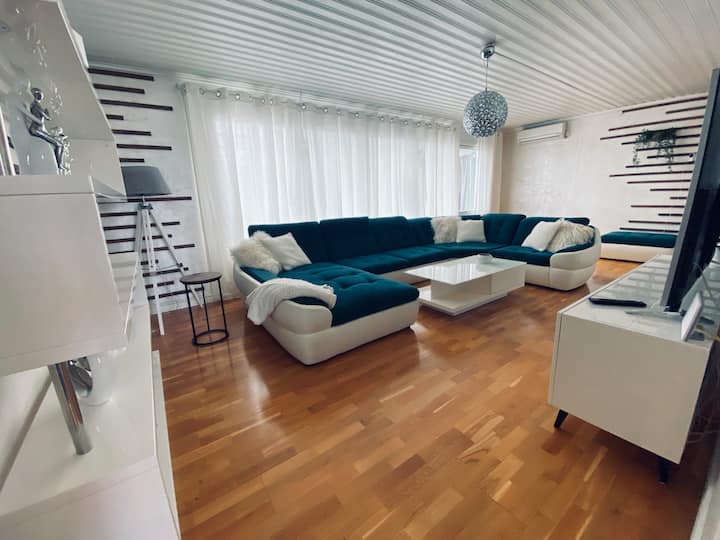 Villa Med Privat Lounge & Festrum – Nära Sjö, Golf - Degerfors