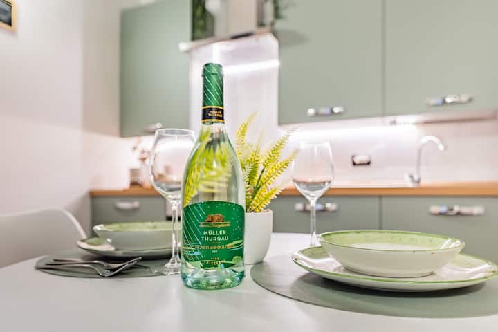Evergreen House - Coni