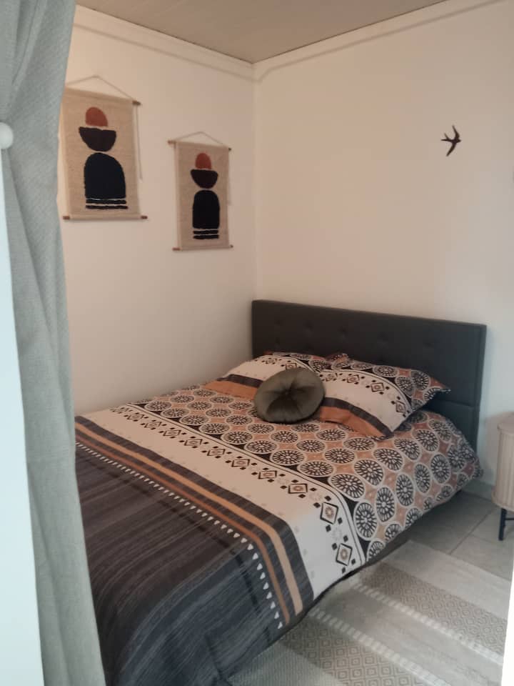 Studio De Plein Pied, Indépendant  Et Calme - Senon