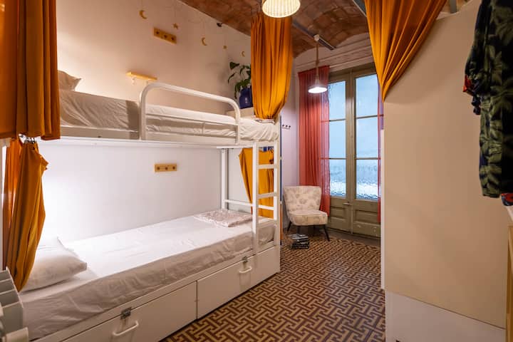 Bed In 4-bed Mixed Dormitory Room - Barcelona