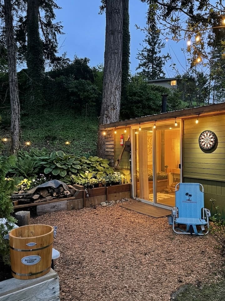 Birdsong : Lakeside Serenity Retreat. - Lake Tapps, WA