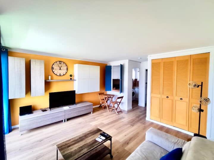 Studio Cosy Avec Terrasse, Plage à 2 Min. - Saint-Laurent-du-Var
