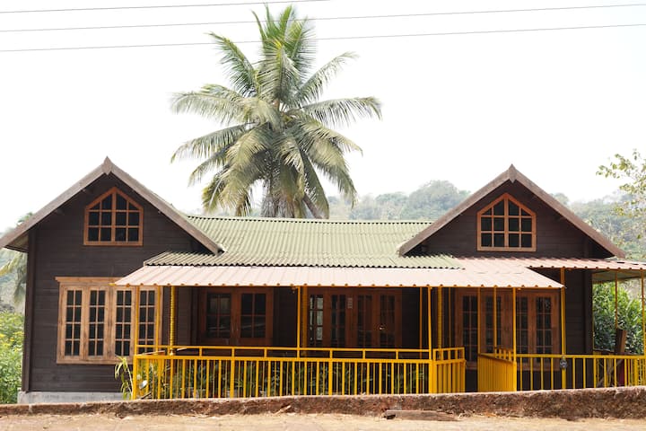 Pinewood Cottage : 1bhk Near Ganpatipule Beach - Ganpatipule