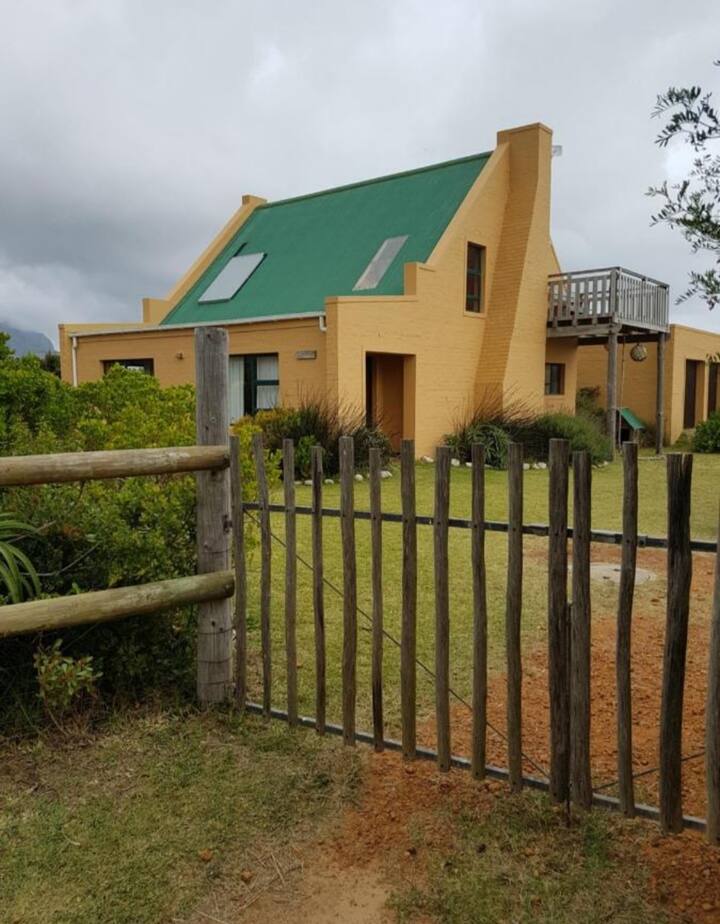 Pelagonia Beach Cottage - Pringle Bay