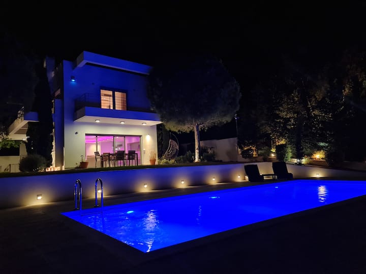 Πολυτέλεια και ηρεμία - Milos