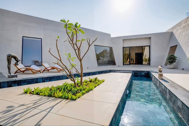 Karjat4br Villa| Waterfall, Fulltime Chef, 3 Acres - 