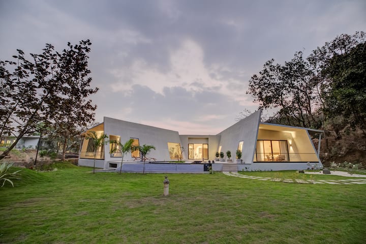 Karjat4br Villa| Waterfall, Fulltime Chef, 3 Acres - Karjat