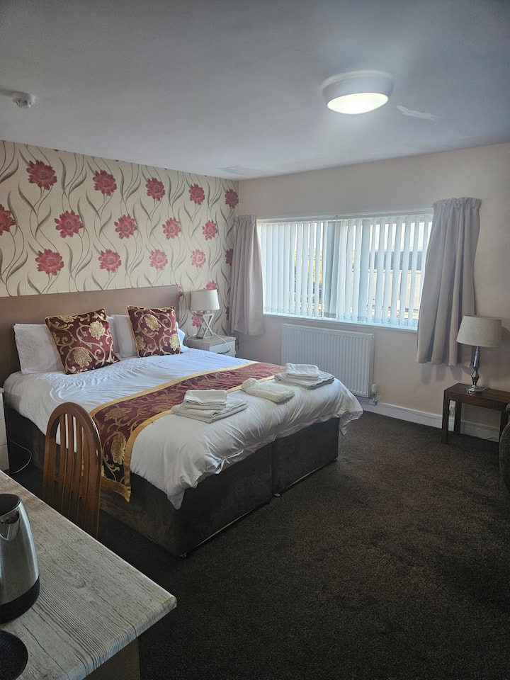 King Or Twin Room - Bangor, UK