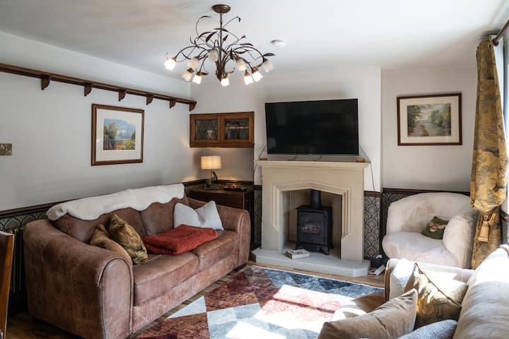 Stonefoot Cottage, Charming Peak District Cottage - Bakewell