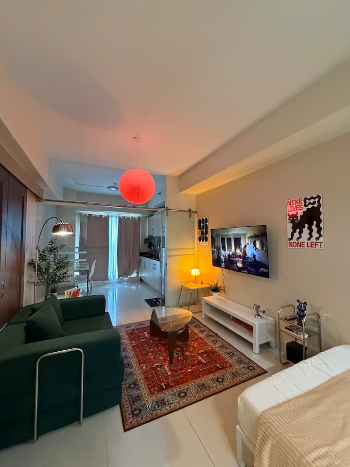 Mid-century W/ Taal View | Smdc Wind Residences - Tagaytay