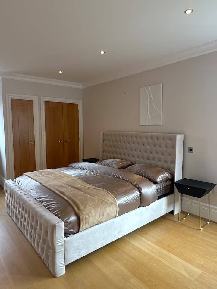 Luxury Cambridge Suite Stay For 3in Gerrards Cross - Beaconsfield, UK