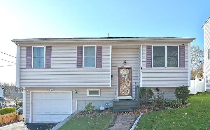 Summer Paradise Oasis - Providence, RI