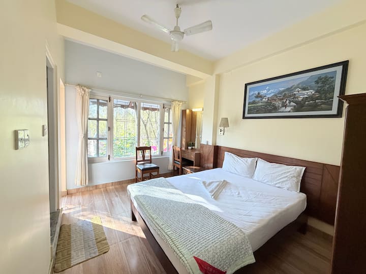 Cozy Stay W/ Balcony & Bathroom Lakeside - Pokhara